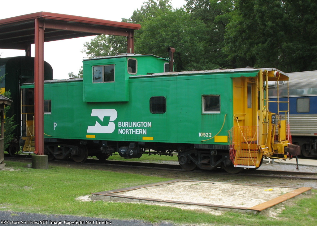 BN caboose enjoying retirement